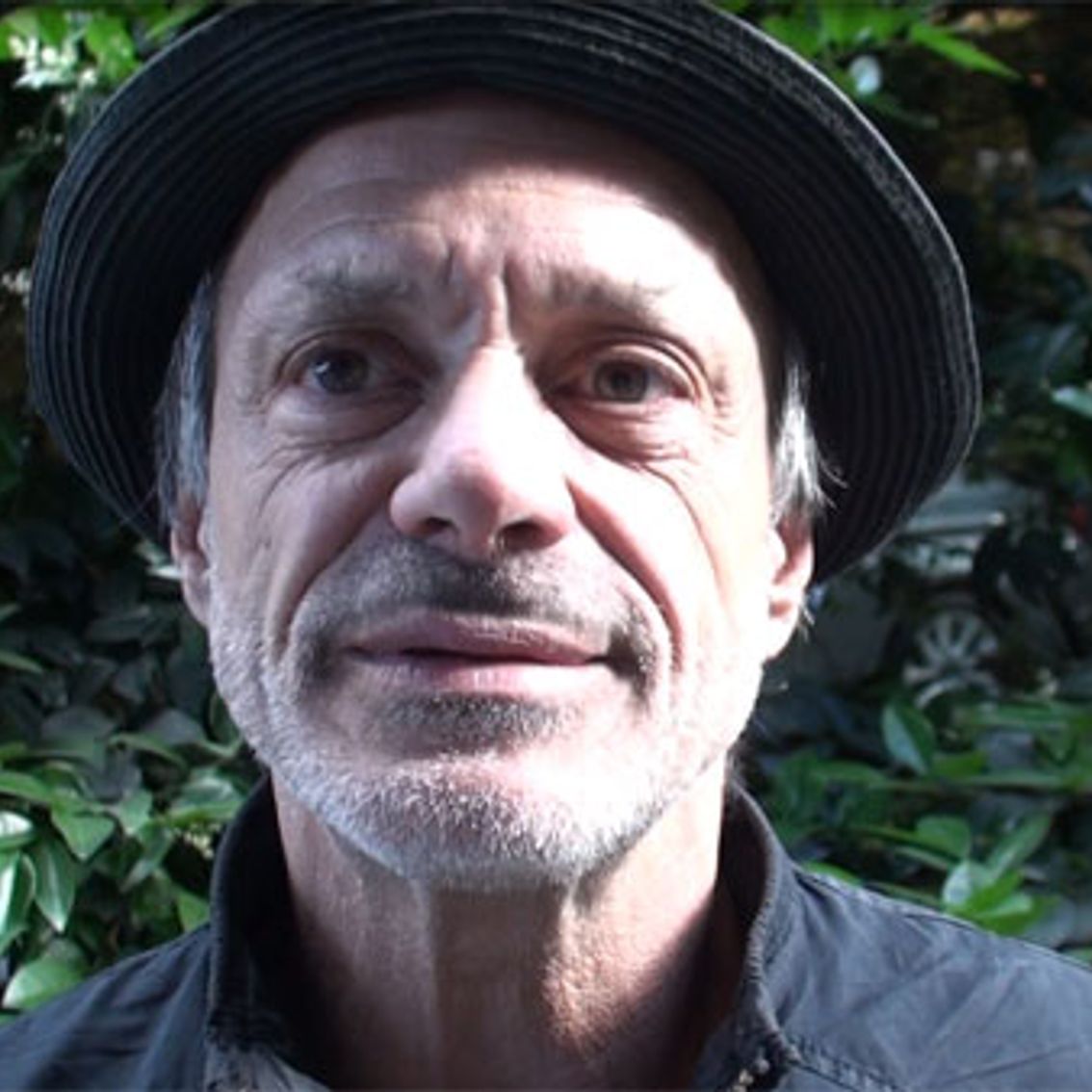 Entrevista a Daniel Sbarra guitarrista de VIRUS. by 95.3 Radio | Mixcloud