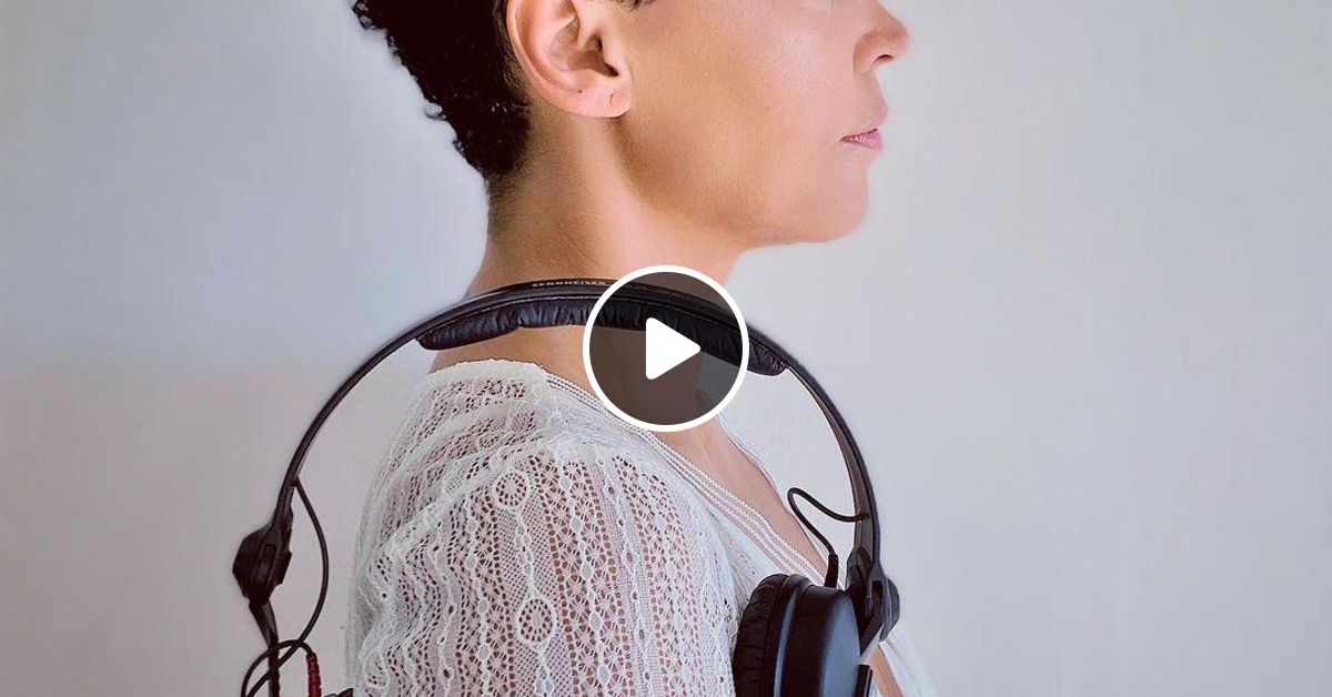 DJ Precious / Mi-House Radio / Saturday 2am - 3am / 01-01-2022 by Mi ...