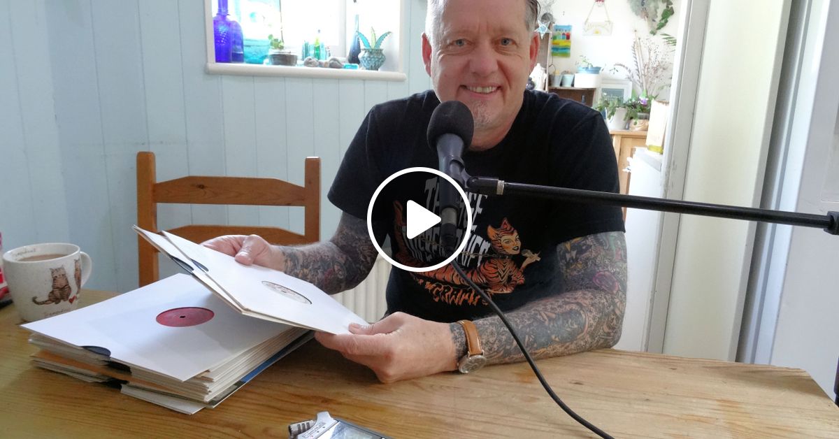 Andy AV8 choses the 78s on the Kipper the Cat Show on Cambridge 105 ...