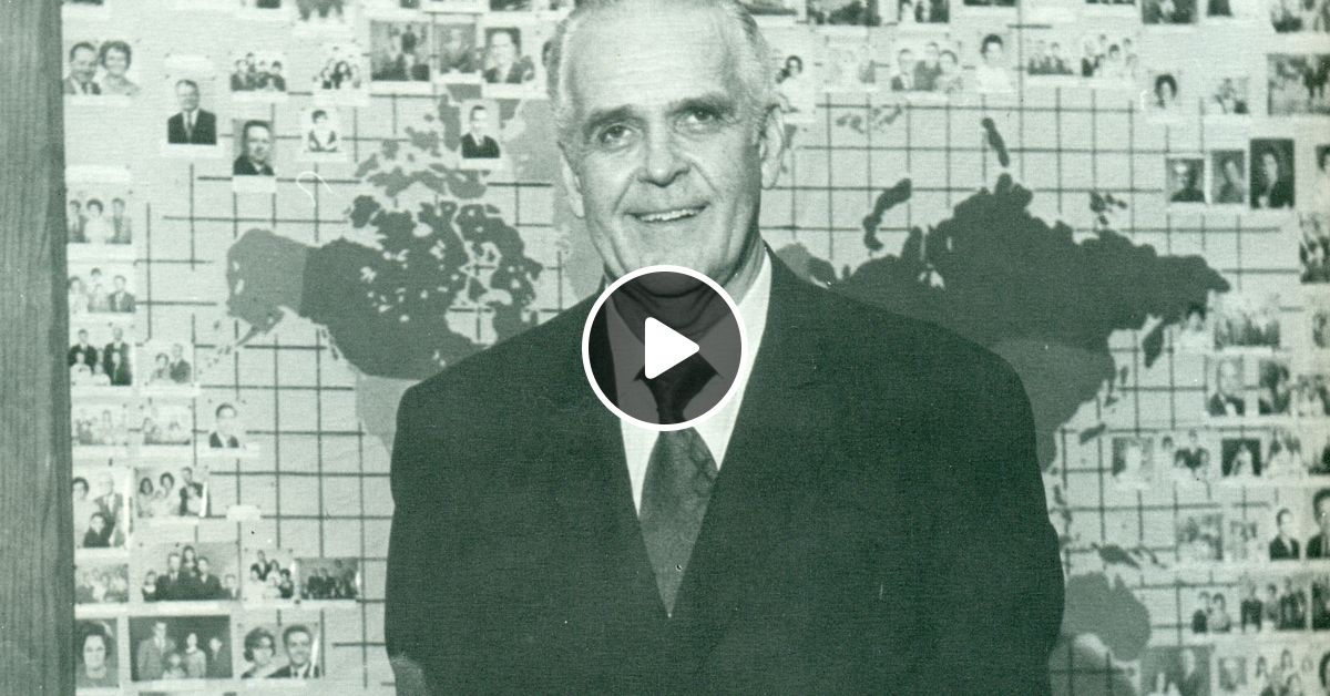 Dr. Lee Roberson preaching at the Highland Park Baptist Church on ...