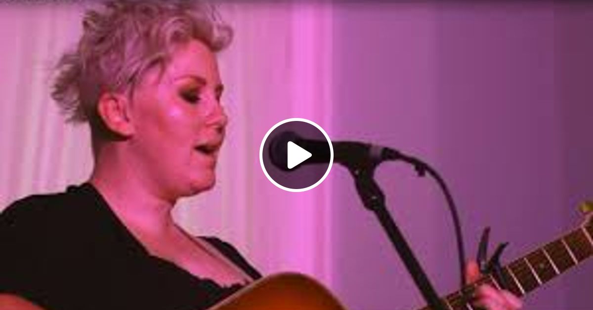 An interview with singer/ songwriter, Grainne Hunt by Paula Wiseman ...