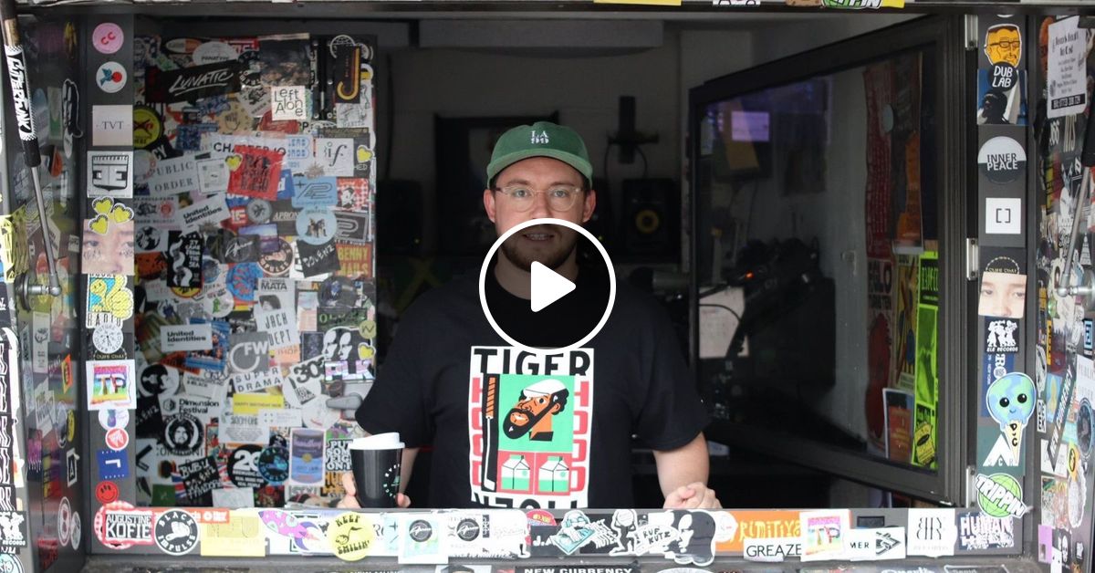 The One Glove Breakfast Show w/ Macca - 11th December 2021 by Mixcloud ...