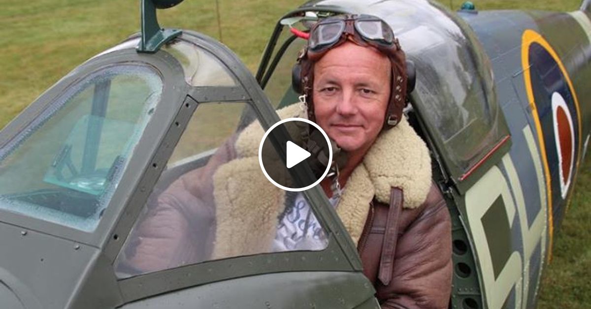 Artist Robin Smith & Spitfire owner Terry Arlow by Harry & Edna on the ...