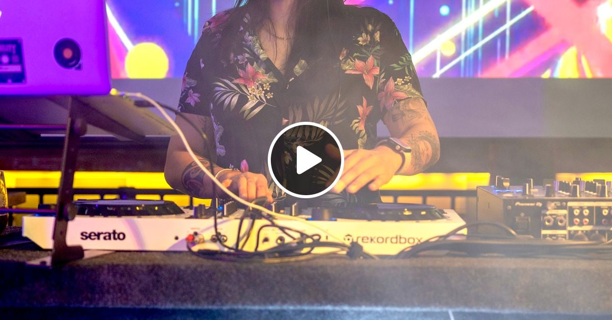 La Previa! + Reggaetech by Dj Purs - Summer 2024 by deejay_purs | Mixcloud