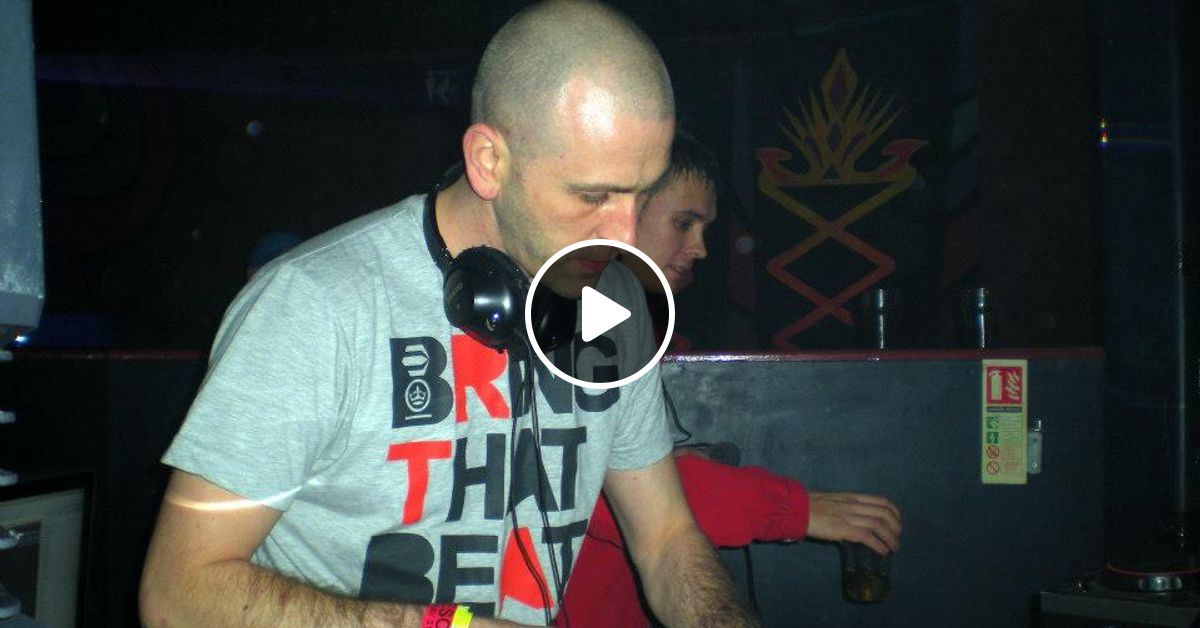 DJ Simz- Reversatile - (Live Studio Mix) - 23,7,13 by Simzy | Mixcloud