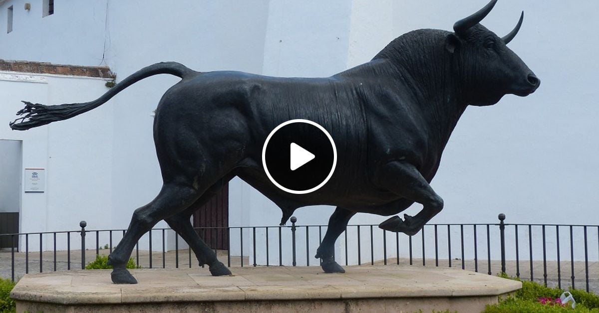 Técnica del pene de toro en los badajos de las campanas by Radio INAH ...