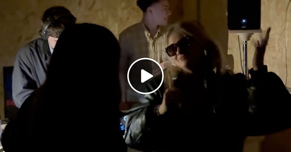 Rave Cave Sessions Vol. 1 by Tom Wainwright | Mixcloud