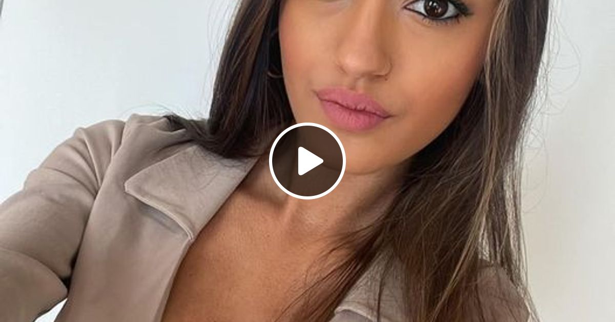 GRID (FABIANA MATTUZZI) INTERVISTA IN STUDIO PRESENTAZIONE "NAC NAC" E LA SUA STORIA 21-12-2022 ...