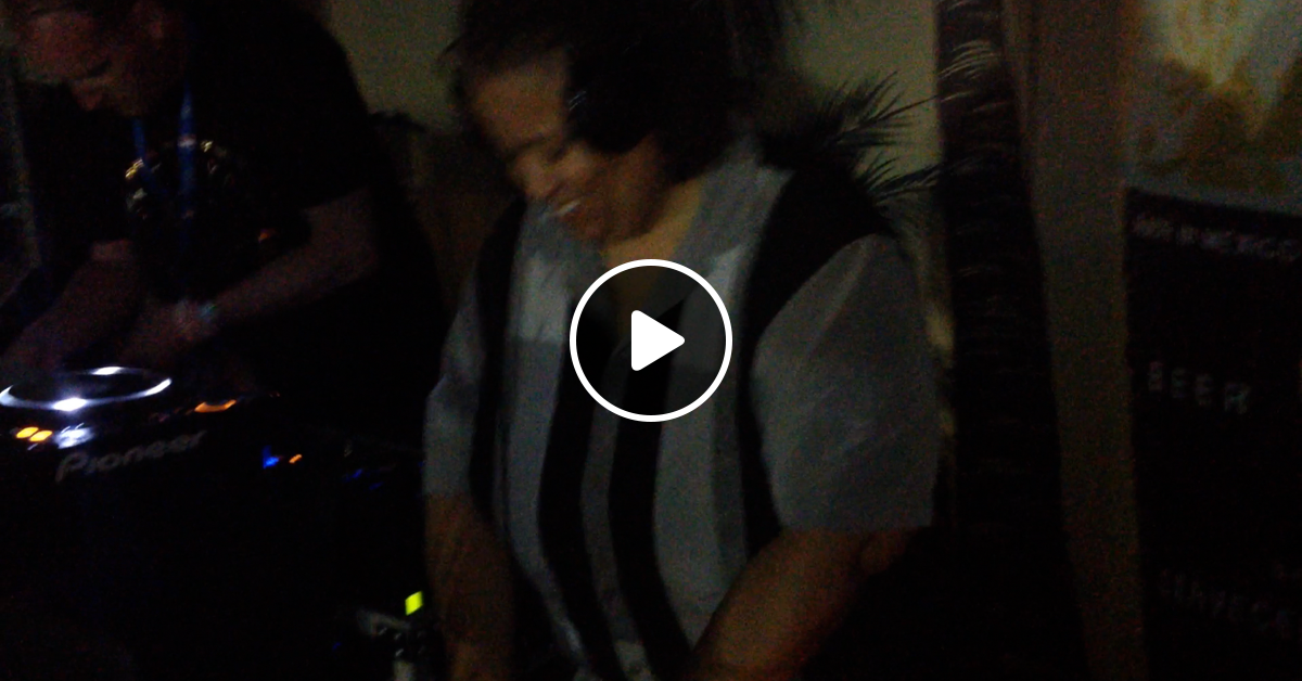 Stomp The House 6 by DJ Lena | Mixcloud