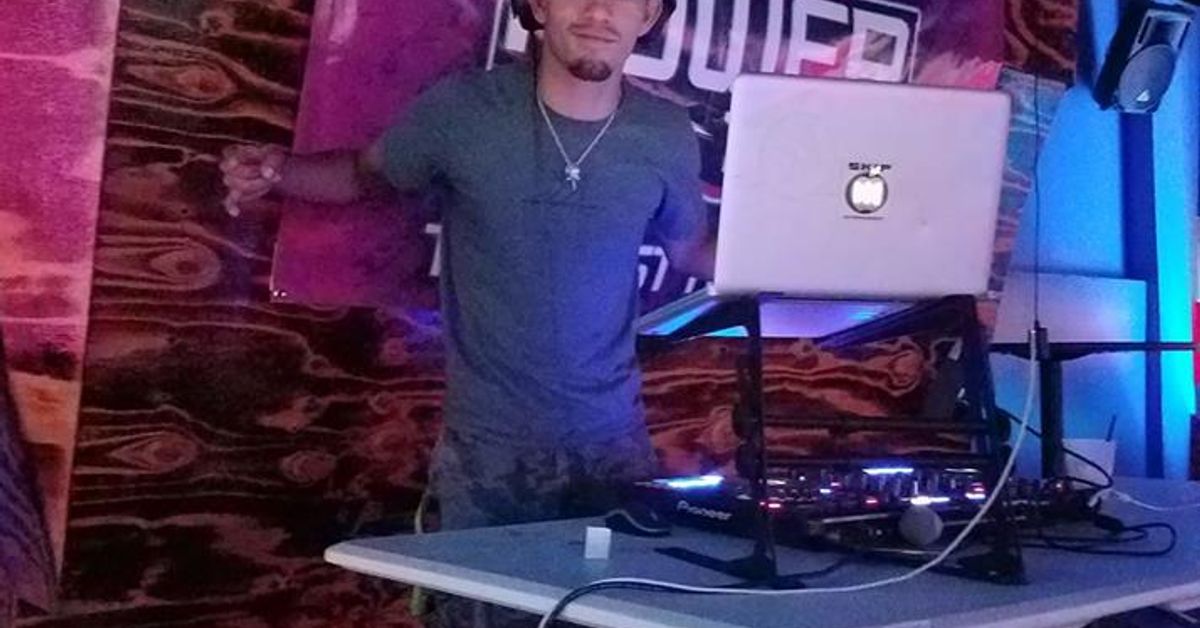 Erik Salinas's Stream | Mixcloud