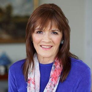 RETROPOPIC 386 - EVE GRAHAM TALKS: FROM EARLIEST DAYS TO THE NEW ...