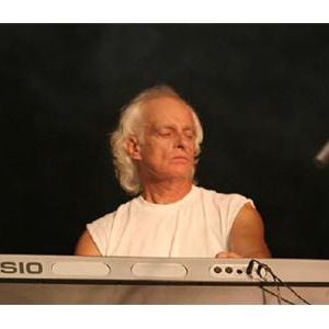 Interview with Legendary Keyboardist Tony Kaye by Long Live Rock | Mixcloud