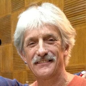 James Lascelles playing the hammered dulcimer on Jason Moyle's Tuesday ...