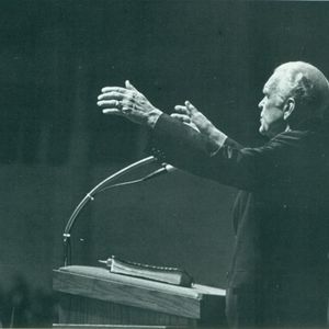 Dr. Lee Roberson preaching at Tennessee Temple University on November 7 ...