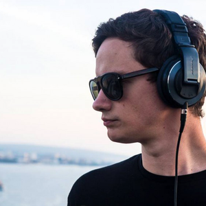 Tom Higham LIVE at Azure Beach - January 2018 by DJTomHigham | Mixcloud