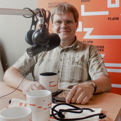 Zwycięzca plebiscytu Kubek dla Wykładowcy 2019: dr inż. Jacek ...