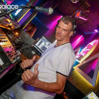 DJ Comet Cassics Set by Dos Cometos | Mixcloud