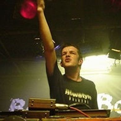 Tom Harding - Live @ HQ 2001 by Rózsa Péter László | Mixcloud