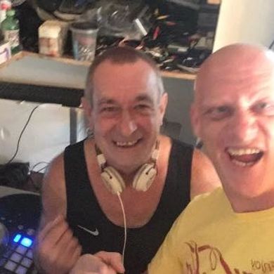 DJ Nutz n Bolts mixing Ragga DnB ... with a little of DJGTR for the ...