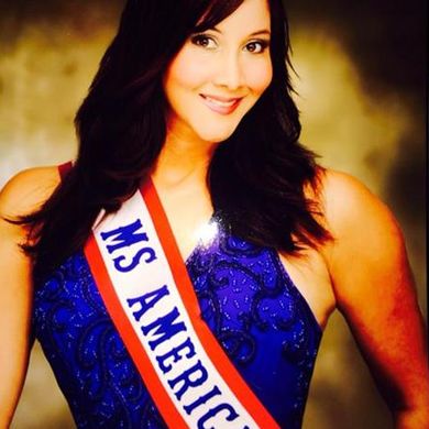 Ms. America 2004 Deana Molle' debates Miss United States Candiace ...