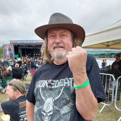 The Friday Rock Show with Andy Sayers and The Rock Chick - February ...