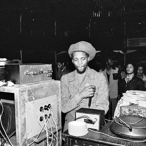 Coxsone Sound System meet Highteus VS Jah Shaka 1983 by Ras Klaat ...