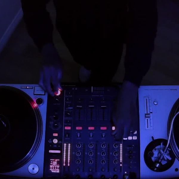 LOOK LISTEN + FEEL on Mixcloud Live | Mixcloud