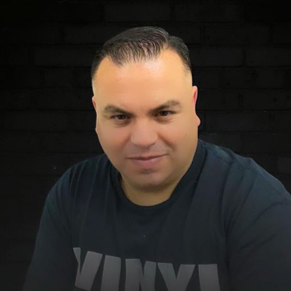 Ronald Vásquez on Mixcloud Live | Mixcloud