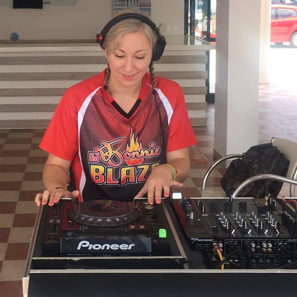 DJ Bonnie Blaze on Mixcloud Live | Mixcloud