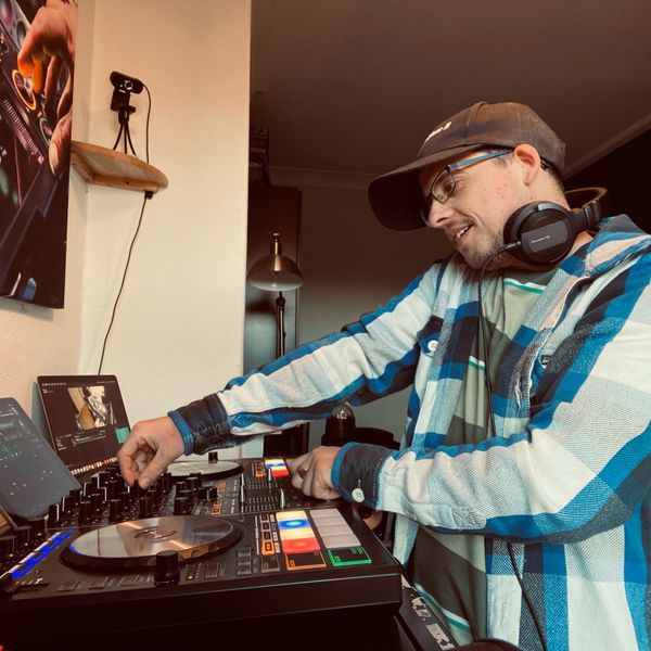 jase b on Mixcloud Live | Mixcloud