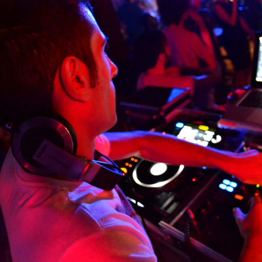 Reposters of Dj Set Live (No virtual Software) 60' Deep and Club 2014 ...