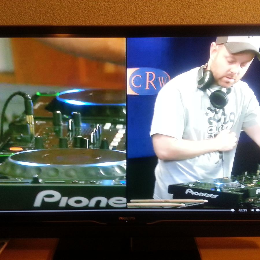 DJ Shadow - Live at Morning Becomes Eclectic (KCRW Radio) 2012-12-05 by ...