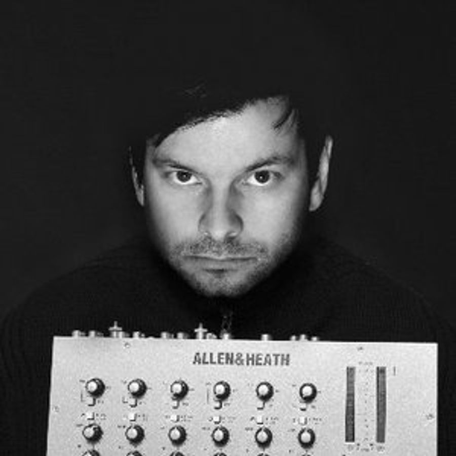 Chris Fortier - Live at +Soda, Athens, Greece [05/04/2002] by PlusSoda ...