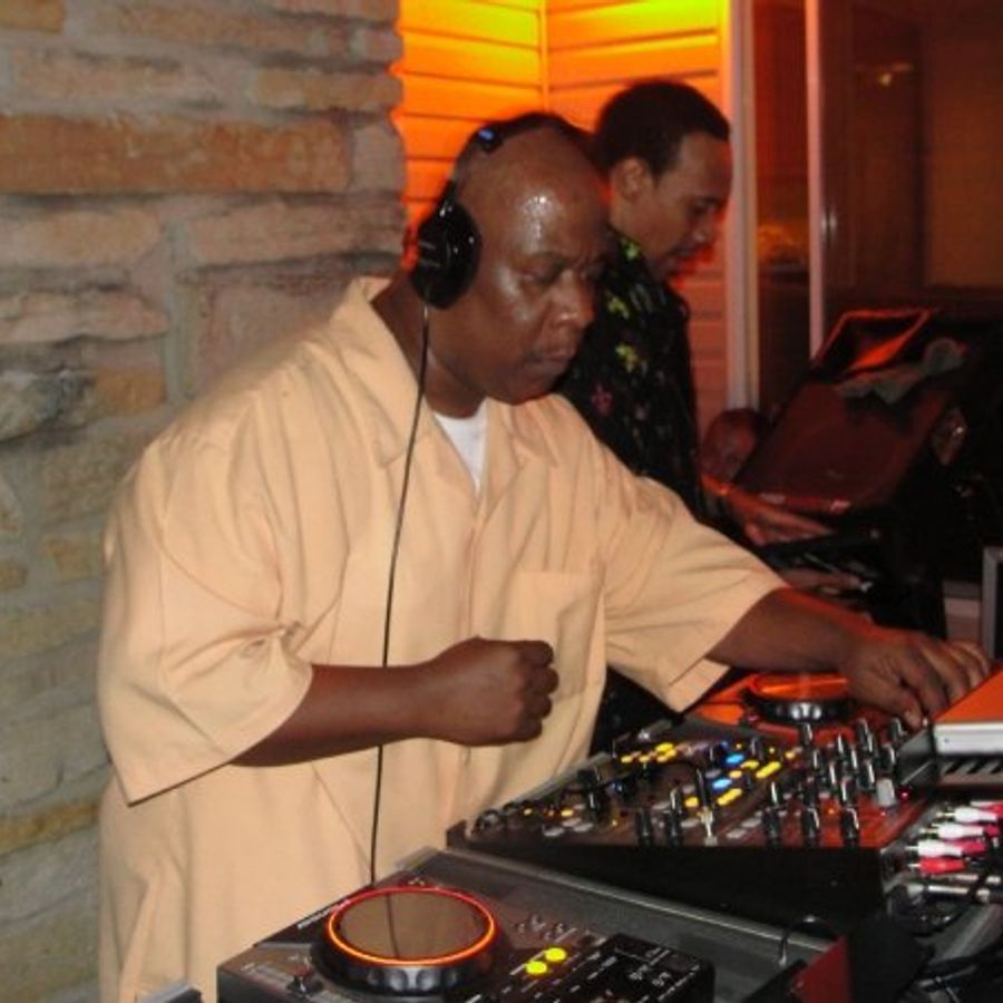 DJ DEEZO WBMX TRIBUTE MIX by Deejay Deezo Rogers | Mixcloud