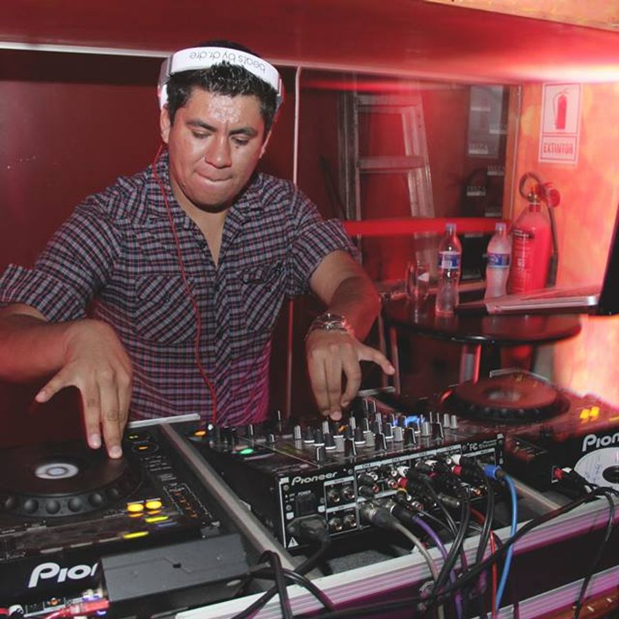 Dj Andrew - Mix Primavera 2014 (Señal De Vida) by Renzo [DJ Andrew ...