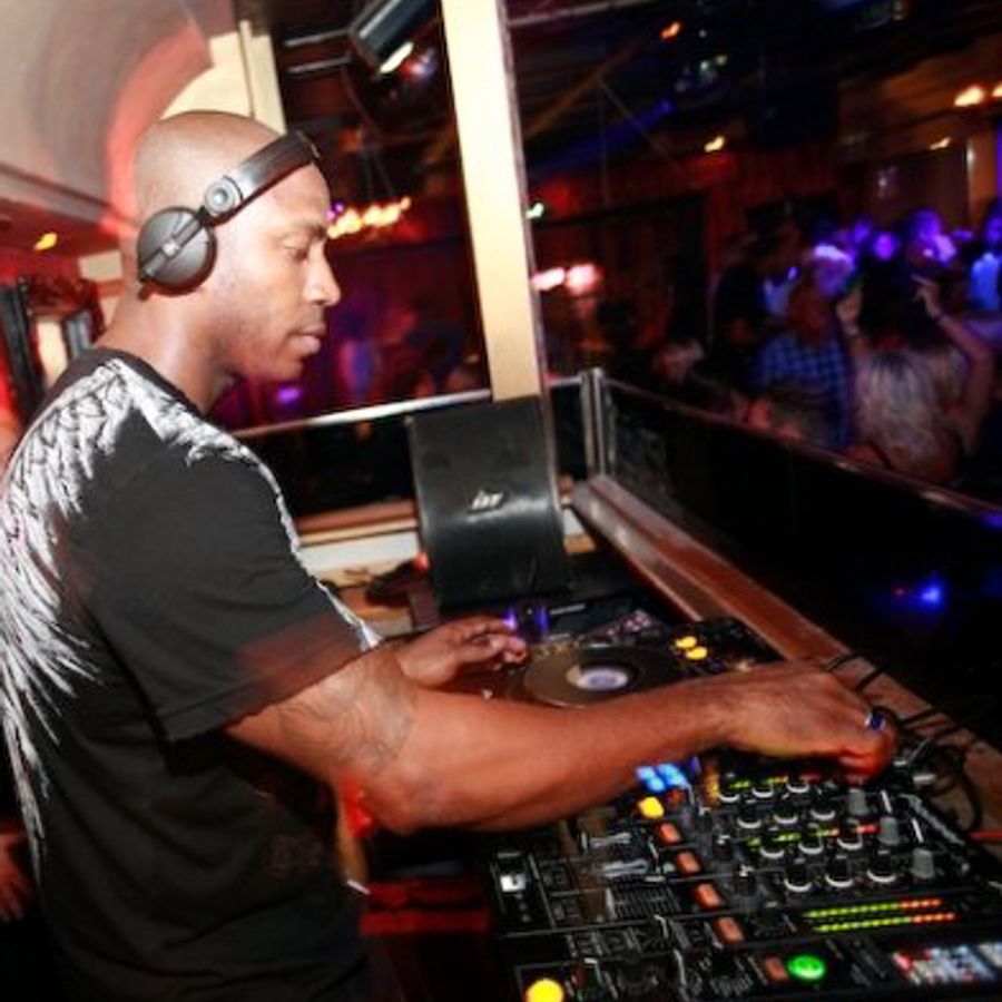 DJ COLIN FRANCIS FUNKY HOUSE/ELECTRO/RNB MIX 2009 by DJ COLIN FRANCIS ...