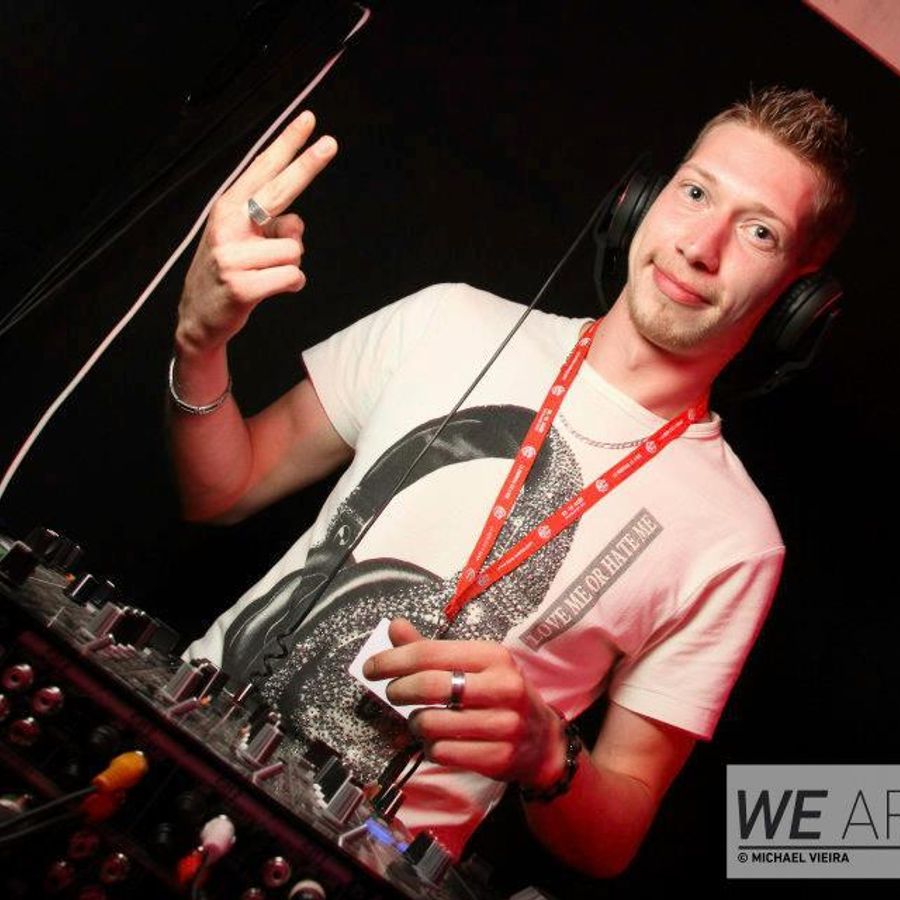 R u Ready (Dj Loïc R) by Dj Loïc R favorites | Mixcloud