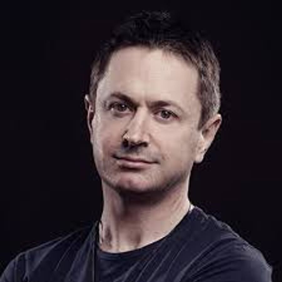 The Progmeister interviews Richard West (Keyboard player with Threshold) by MMH - The Home Of ...