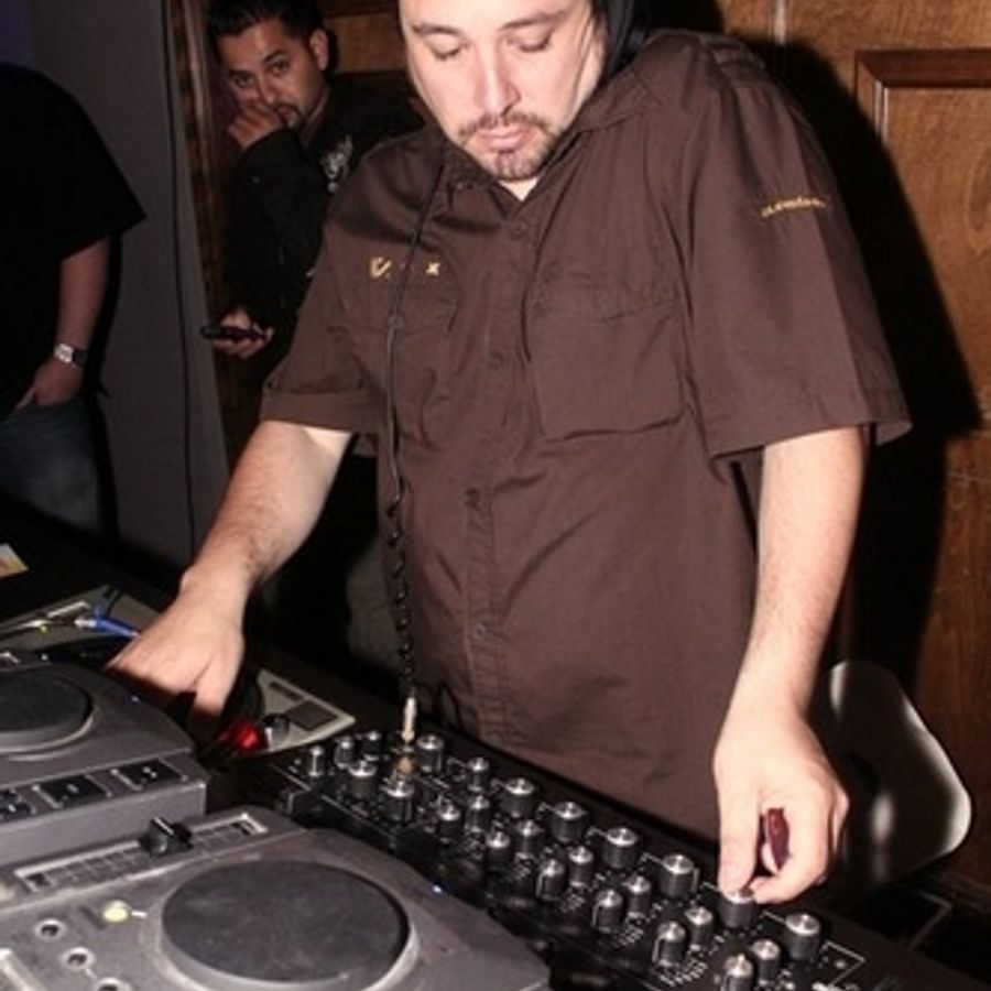 Jesse Martinez mix show 25 Fm Groove 99.3fm in Cali by dj jesse ...