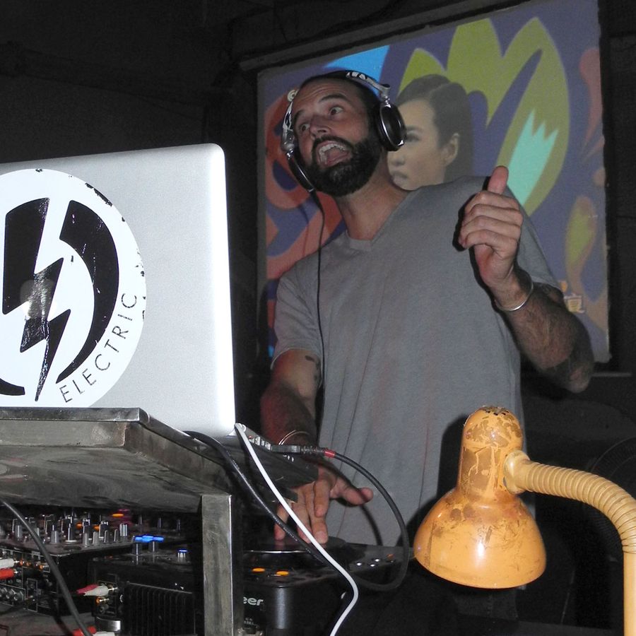 Josh Hartley and James Verbicky live @ Brussels Bistro in Laguna Beach ...